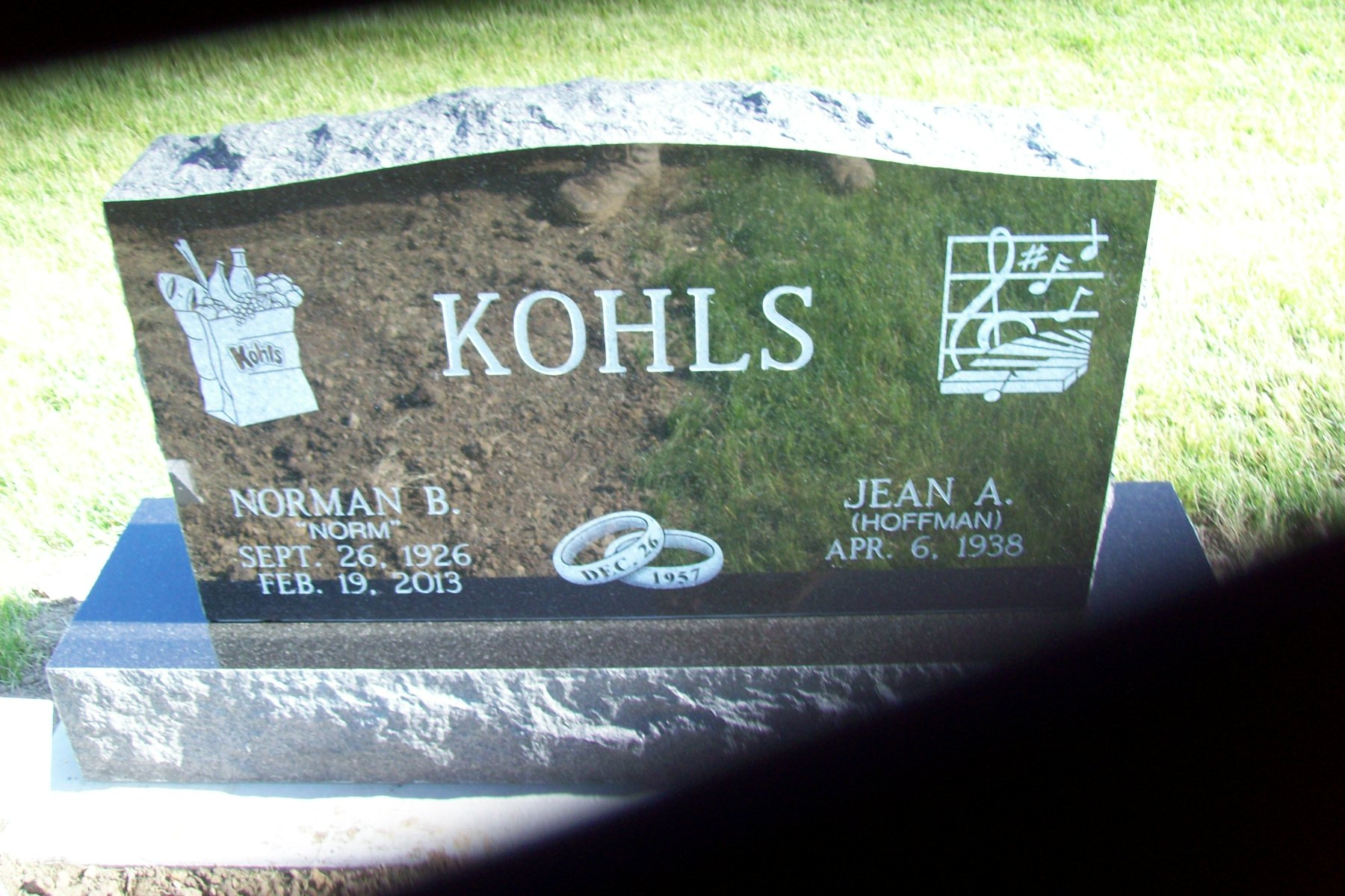 Delphos Granite Works - Standard Granite Monuments