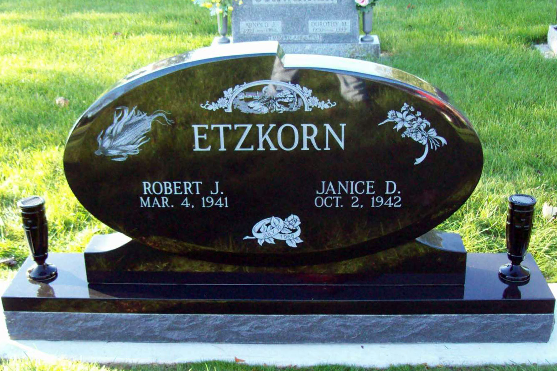 Delphos Granite Works - Custom Granite Monuments