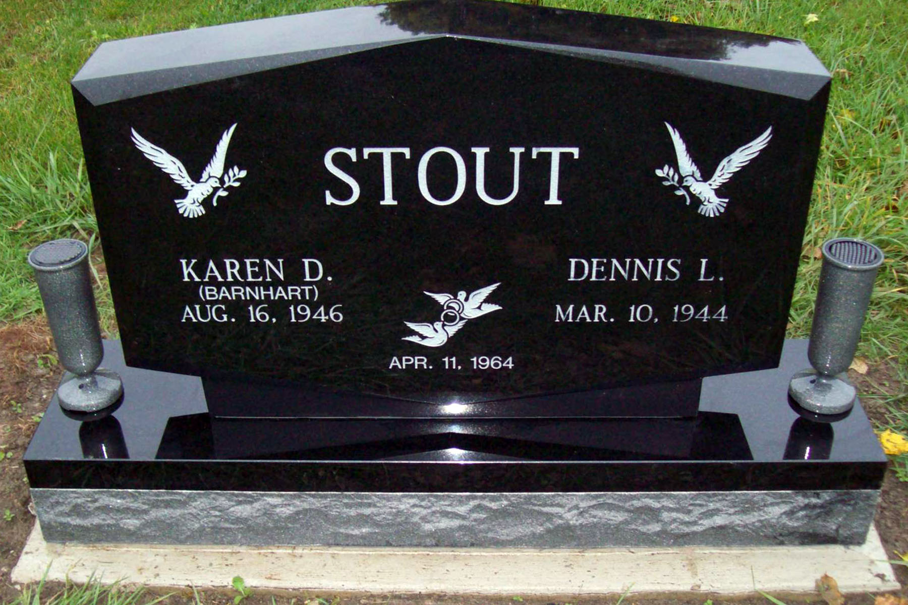 Delphos Granite Works - Custom Granite Monuments