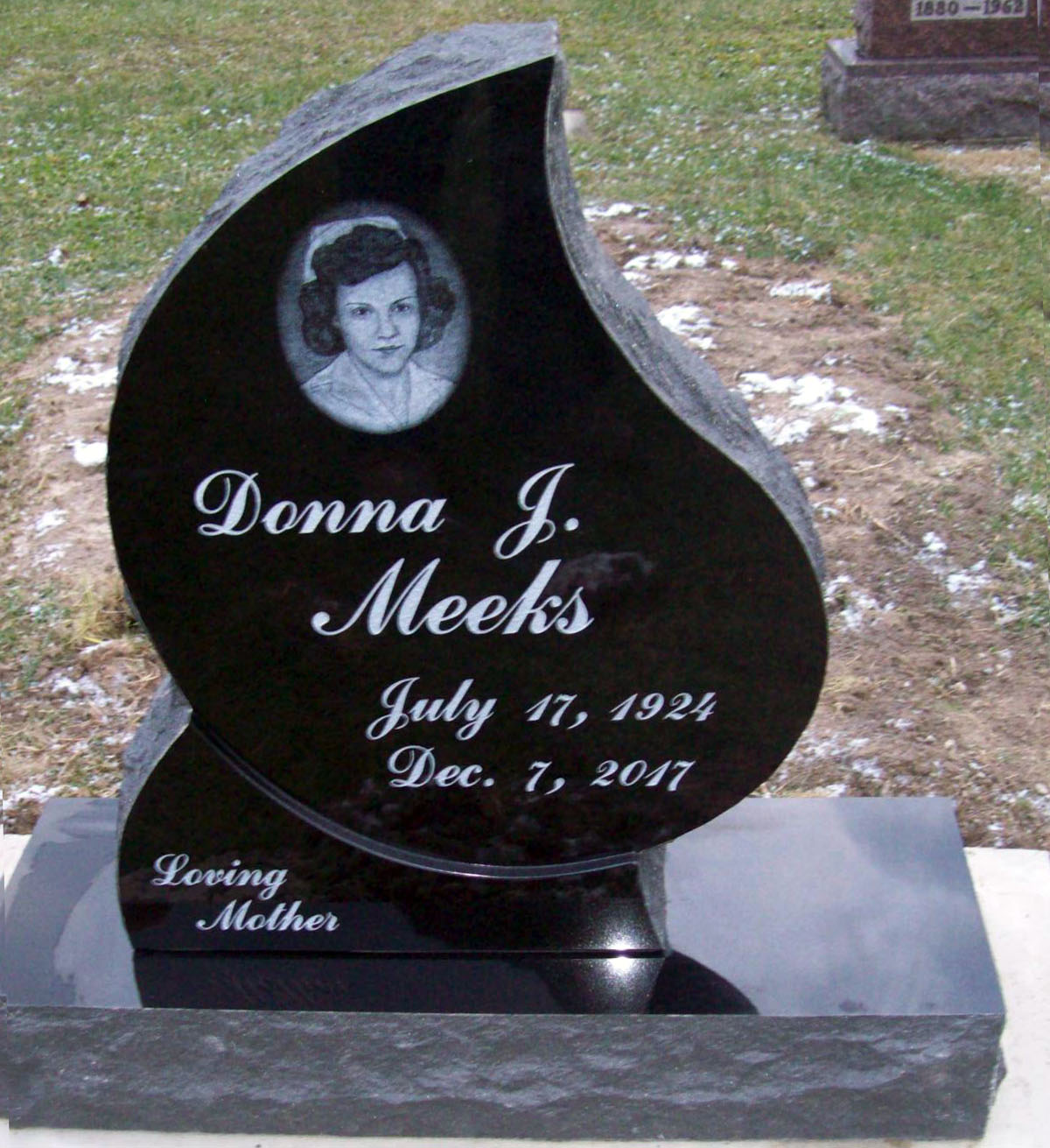 Delphos Granite Works - Custom Granite Monuments