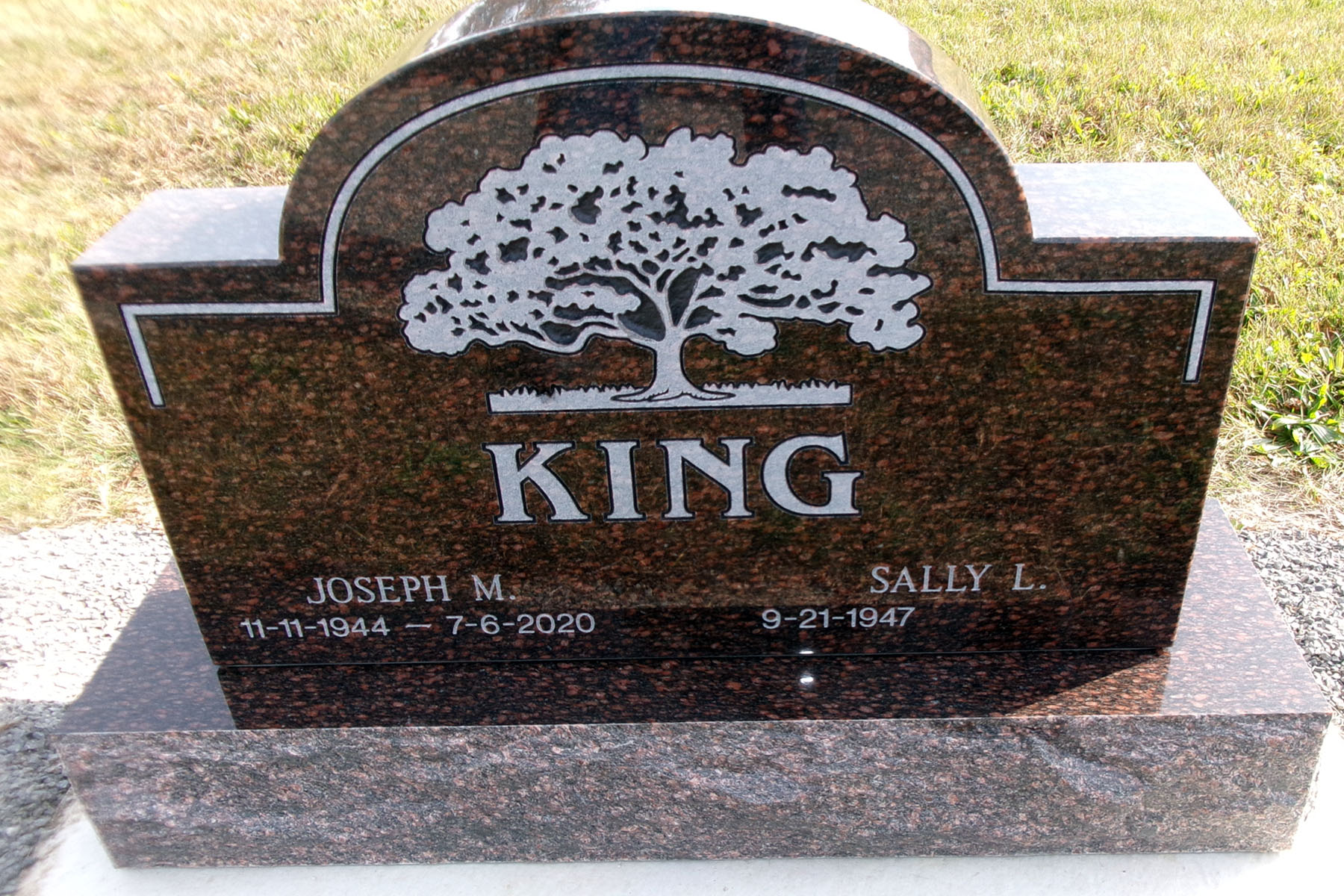 Delphos Granite Works - Custom Granite Monuments