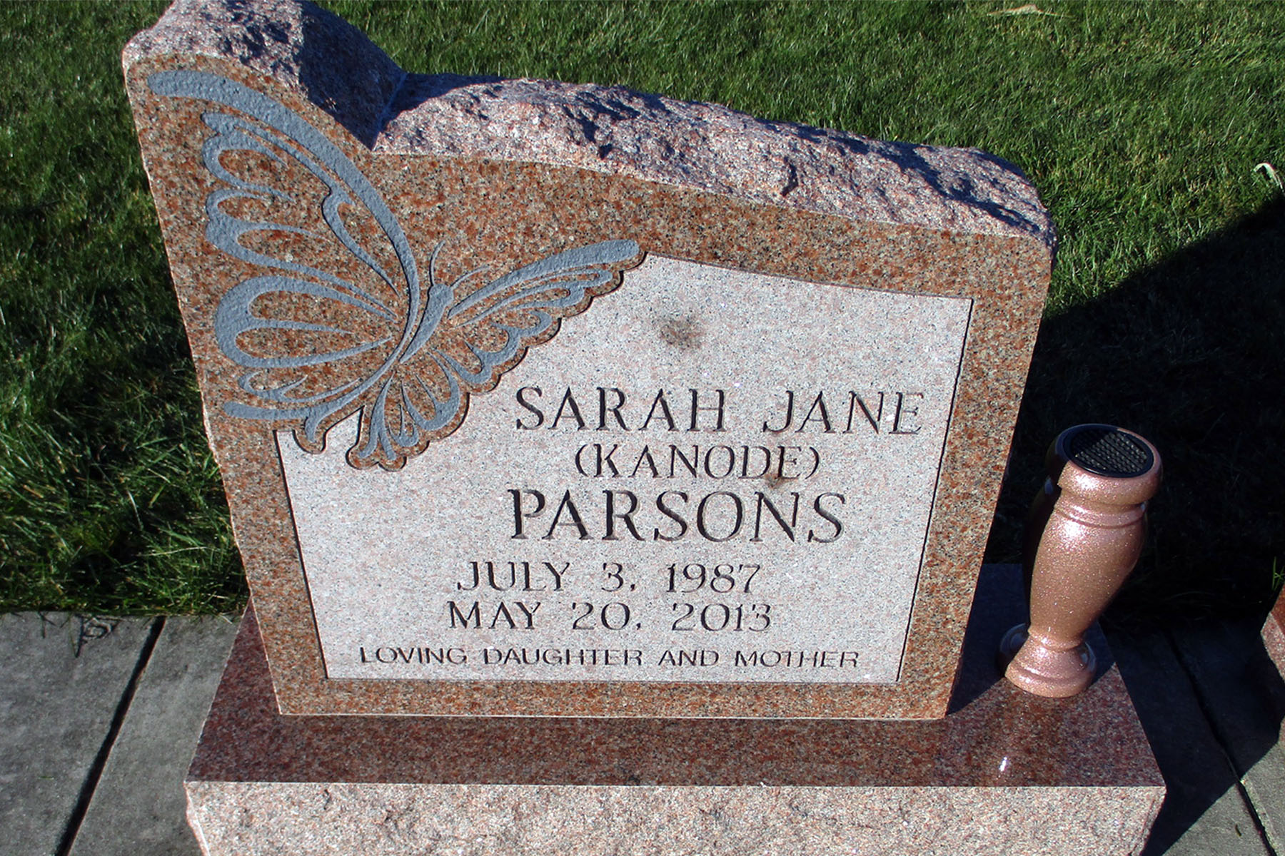 Delphos Granite Works - Custom Granite Monuments