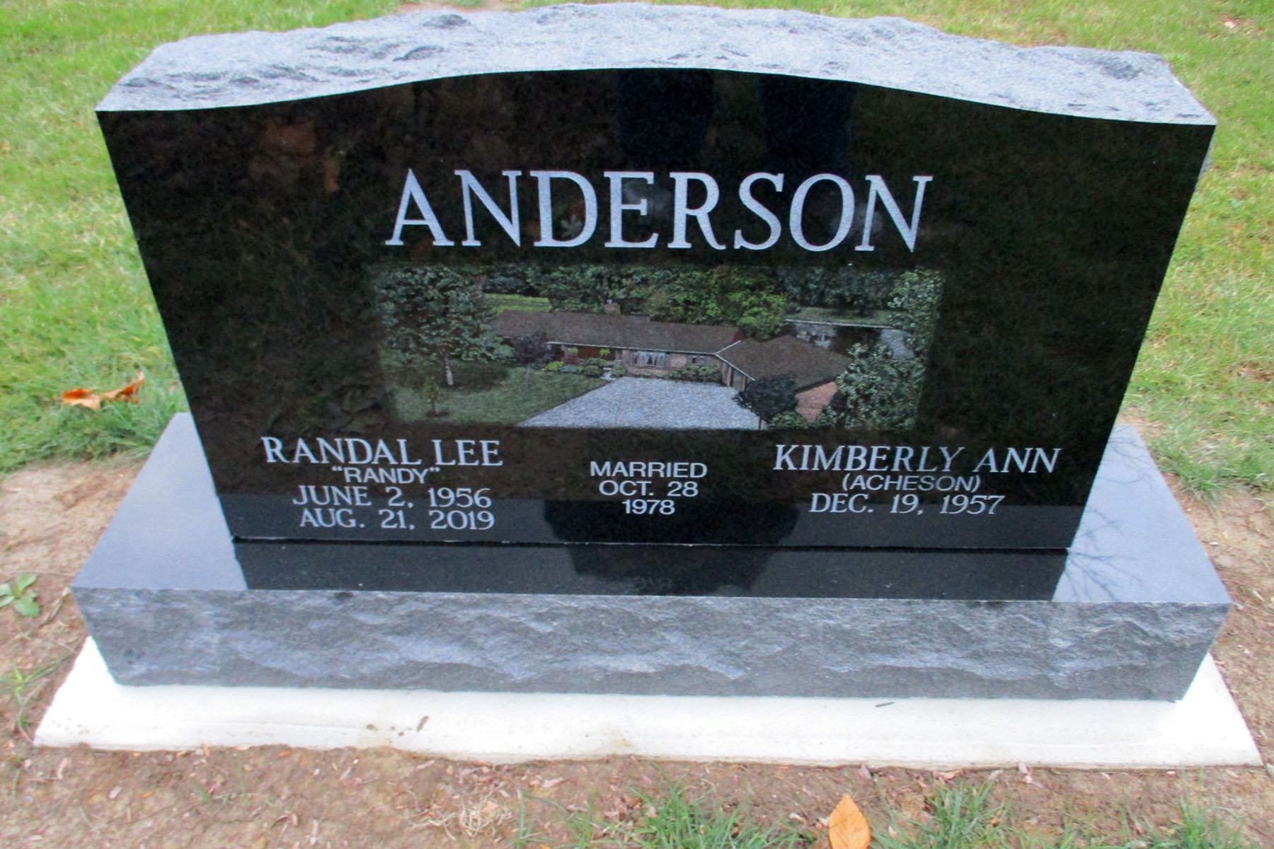 Delphos Granite Works - Diamond Etching