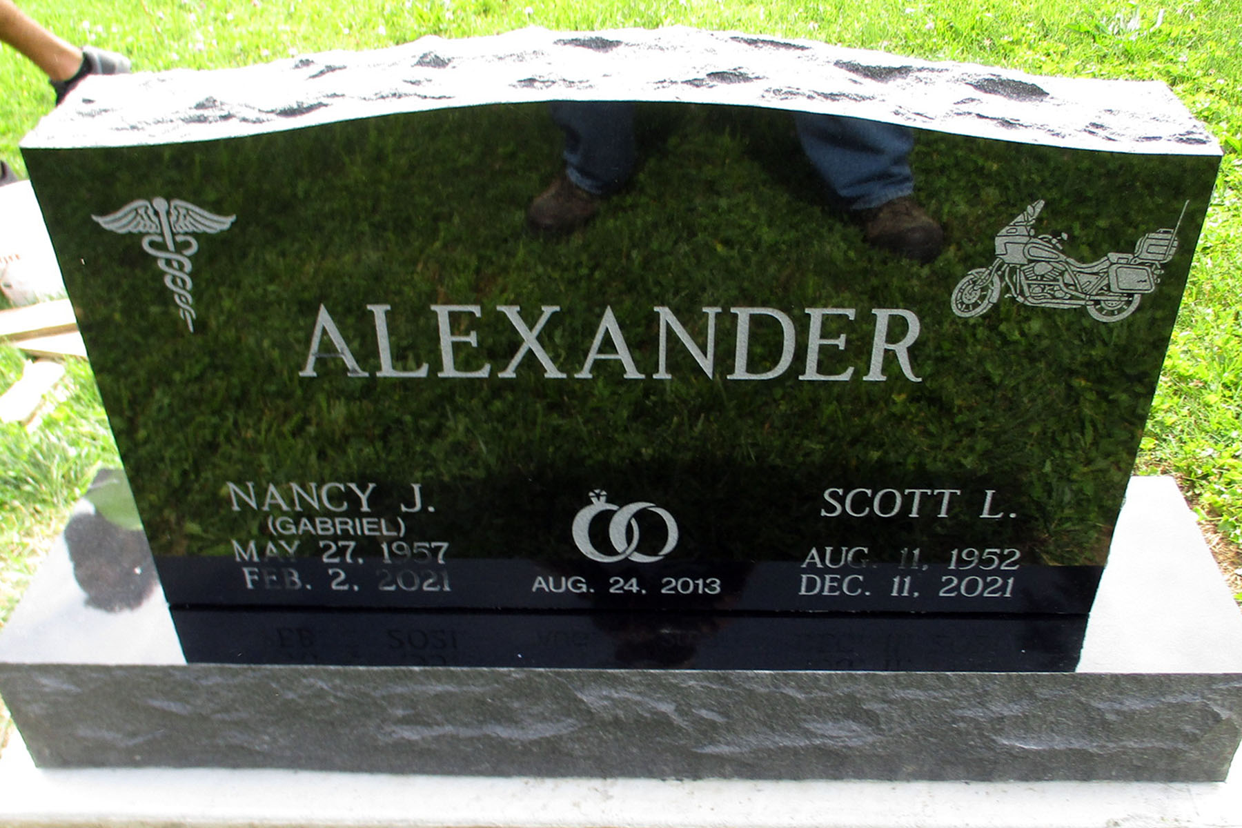 Delphos Granite Works - Standard Granite Monuments