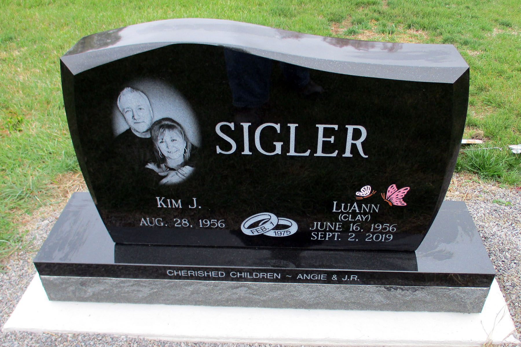 Delphos Granite Works - Custom Granite Monuments